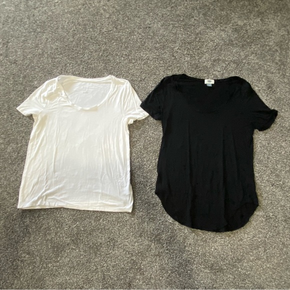 Old Navy | Tops | Two Basic Tshirts Black And White | Poshmark